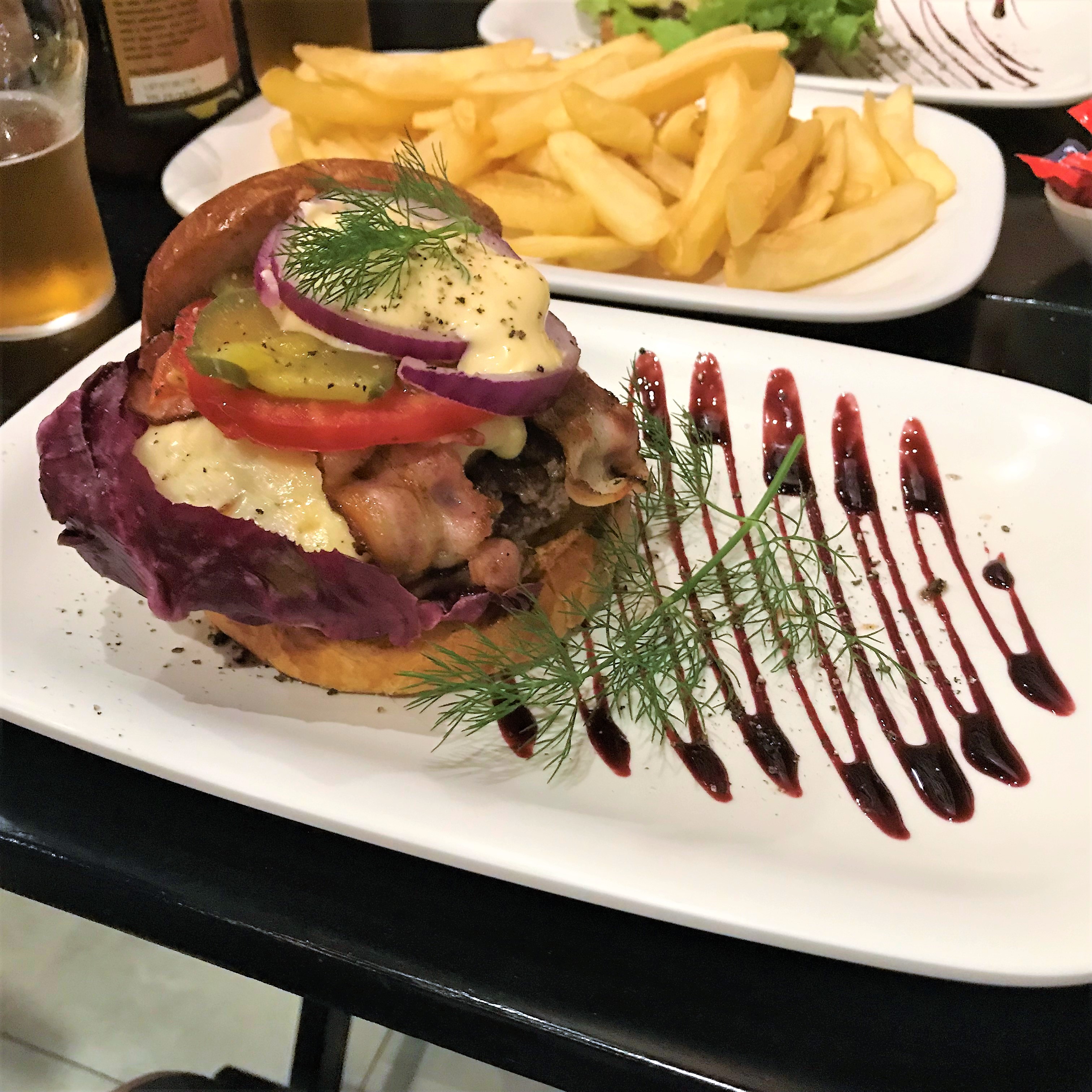 Slow Burger Food | Braun Café